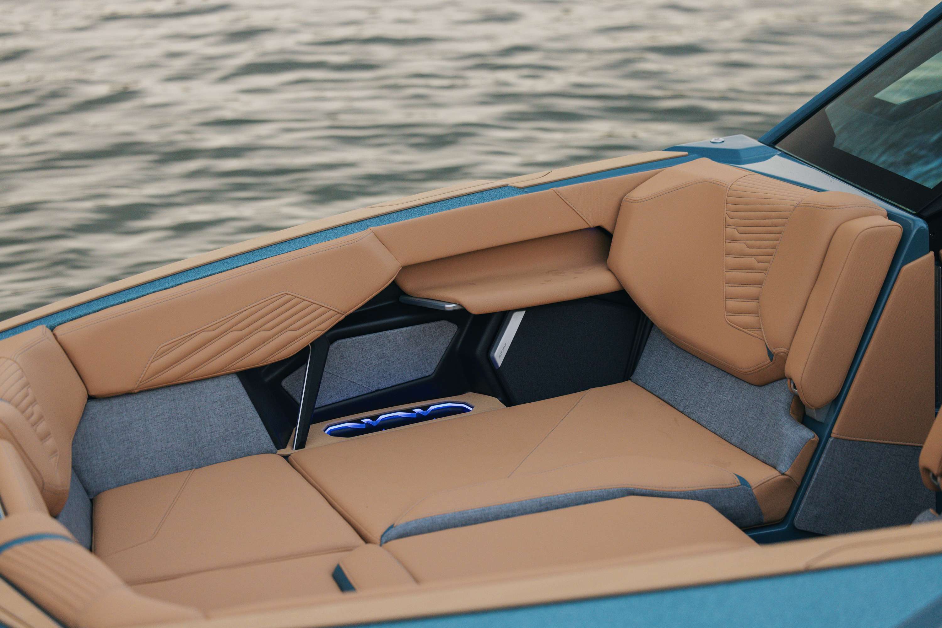 2026 MasterCraft X24 – Premium Surf & Wake Boat | Features, Reviews ...