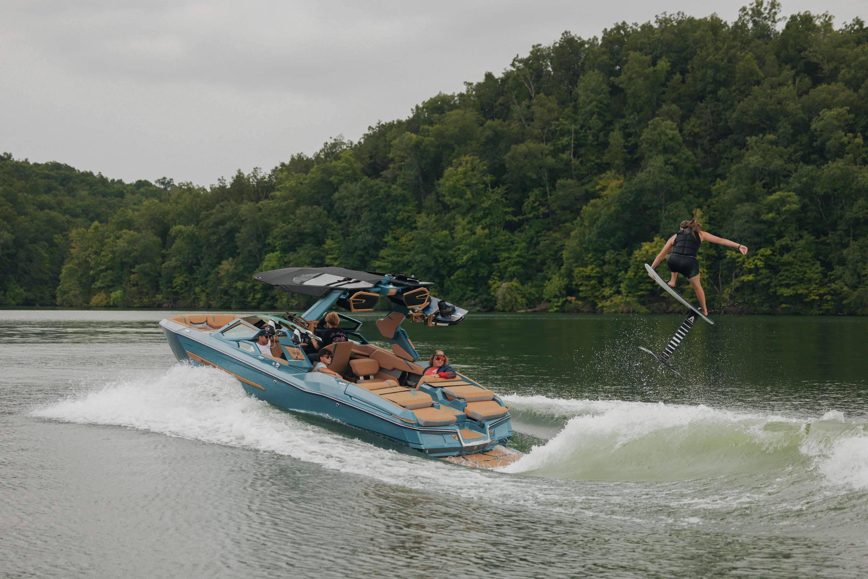 2026 MasterCraft X24 – Premium Surf & Wake Boat | Features, Reviews ...